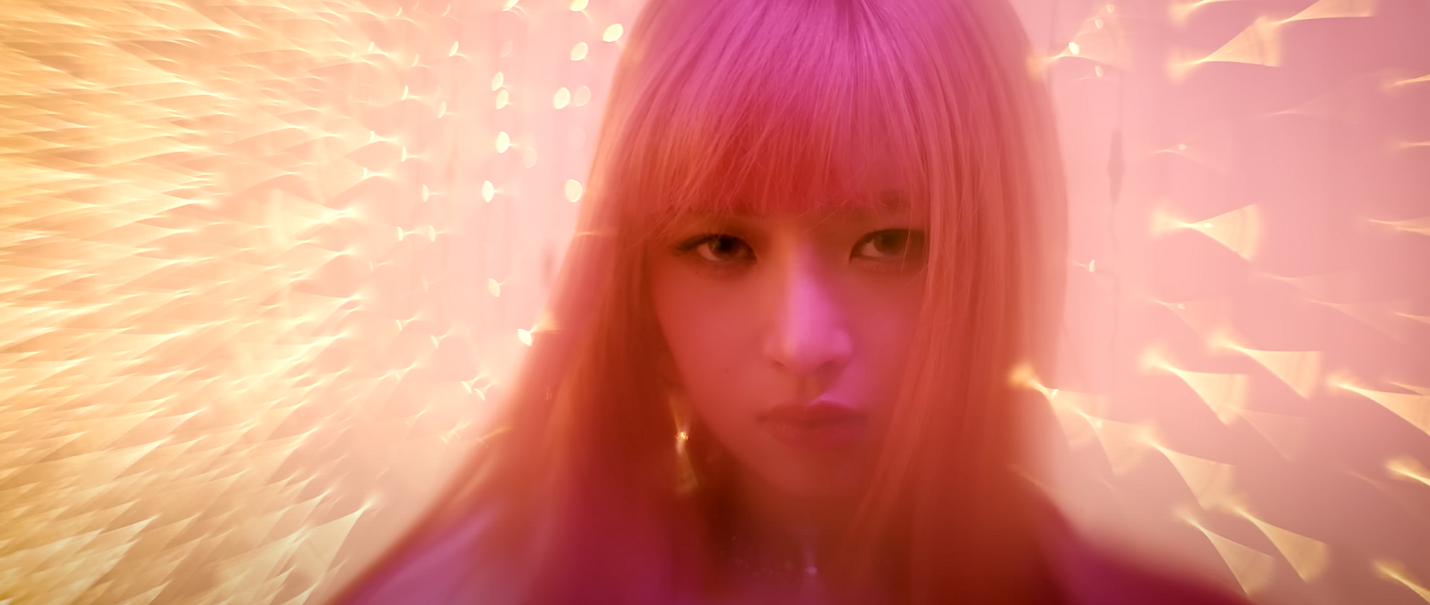 7 Beauty and Fashion Moments that Made Us Click Rewind in IVE’s “Kitsch ...
